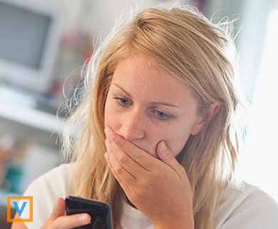 What Is Negging? Signs of Negging